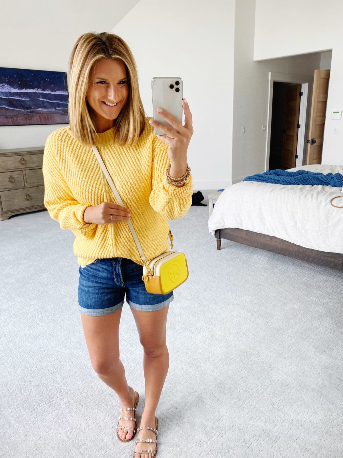 15 Transitional Spring Outfits - Living in Yellow