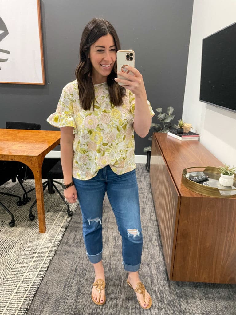 18+ Ways To Style Girlfriend Jeans - Living in Yellow