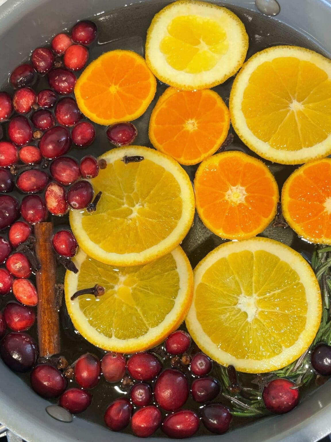 7 Simmer Pots to Make This Winter - Living in Yellow