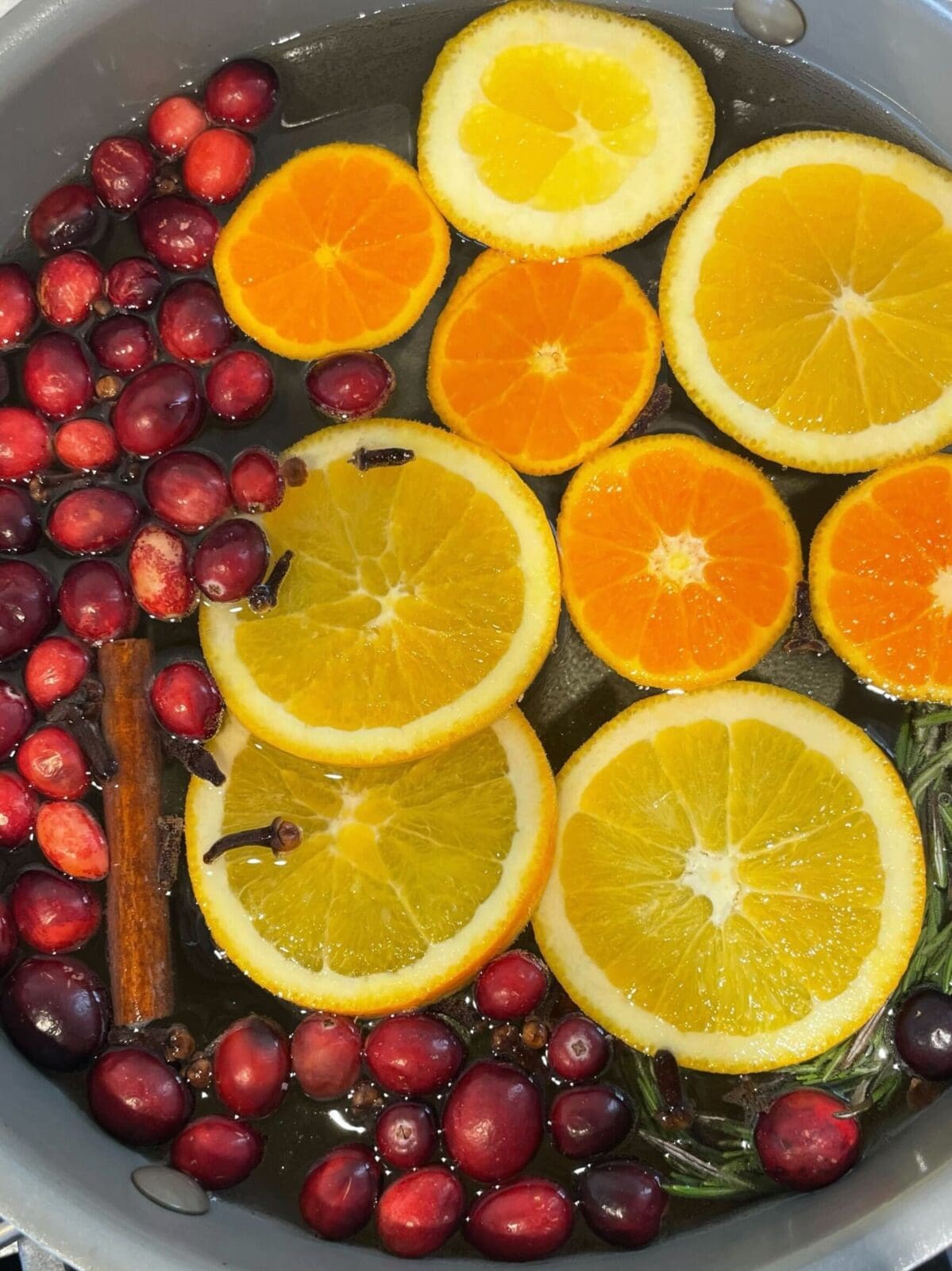 7 Simmer Pots to Make This Winter - Living in Yellow